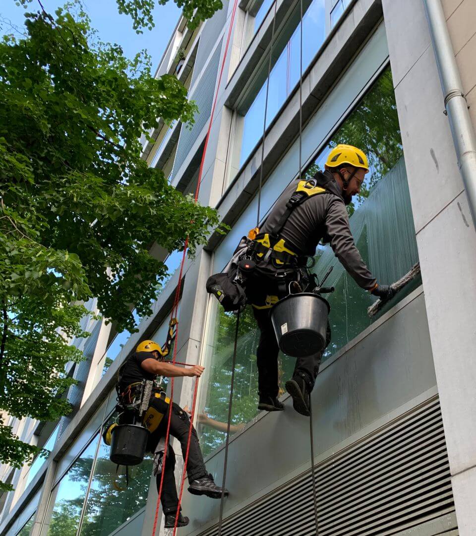 Fensterputzer für strahlend saubere Fenster - Jetzt Termin buchen